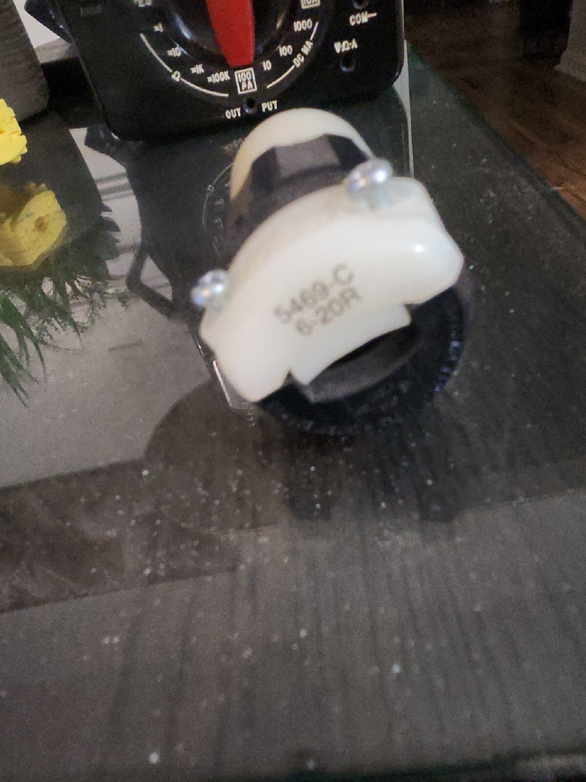 Leviton 5469-c Straight Blade Connector NEMA 6-20r 20a 250v for sale ...