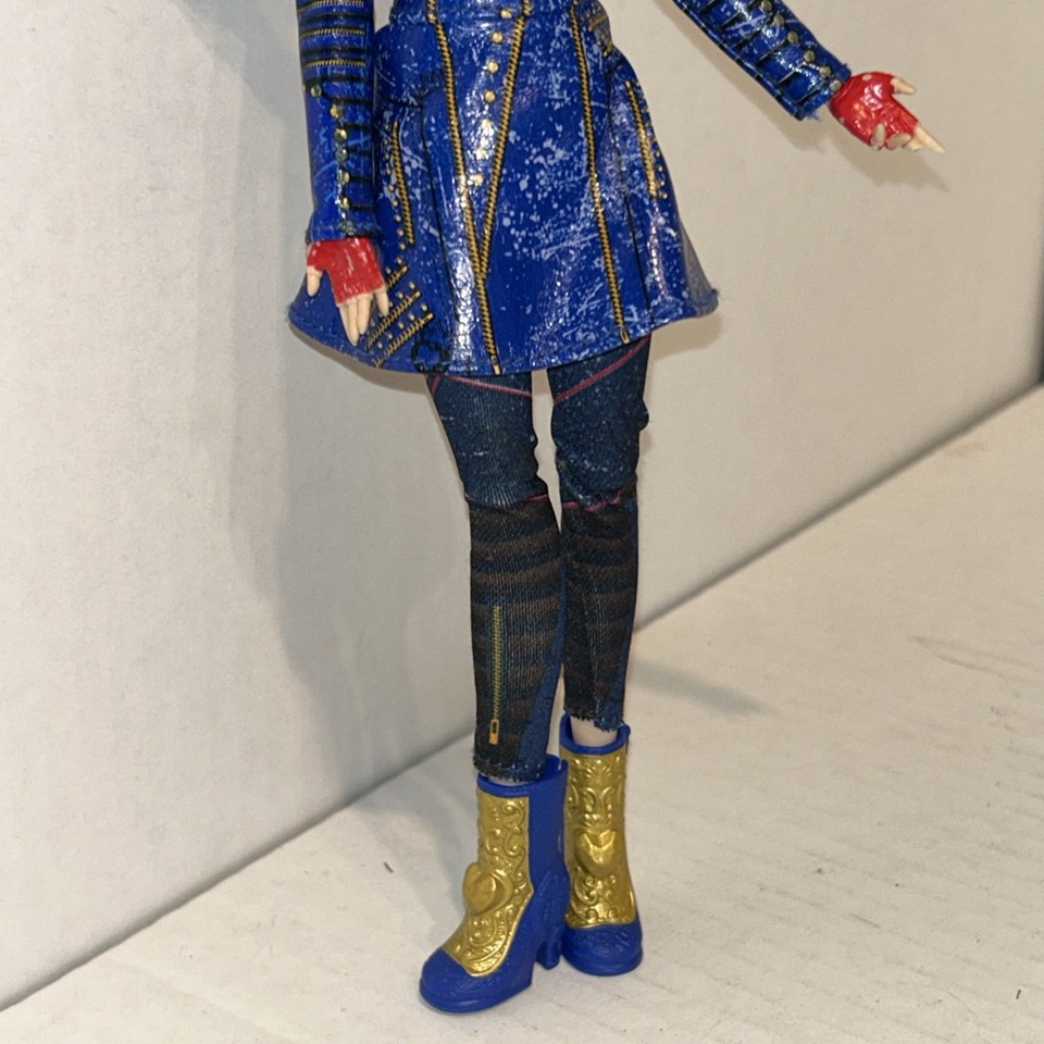 Hasbro Disney Descendants 2 EVIE Blue Doll Isle of The Lost Rare With ...