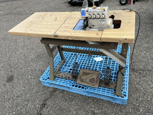JUKI MO-3714 Industrial 4-Thread Overlock Sewing Machine W. Table ...