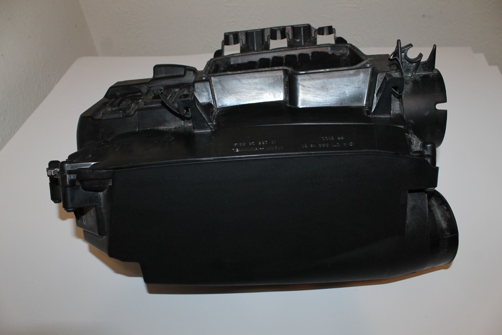 2012 - 2015 Mercedes Benz W204 C250 Air Cleaner Filter Housing ...