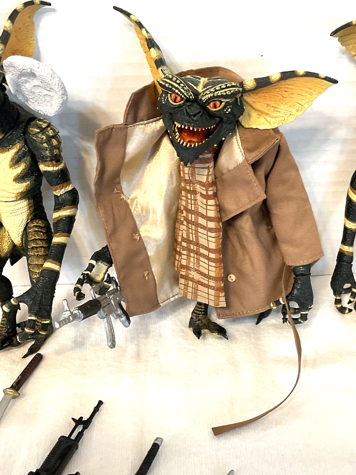 3 Gremlin Action Figures 7” Ultimate, Christmas Carol Winter & Flasher ...