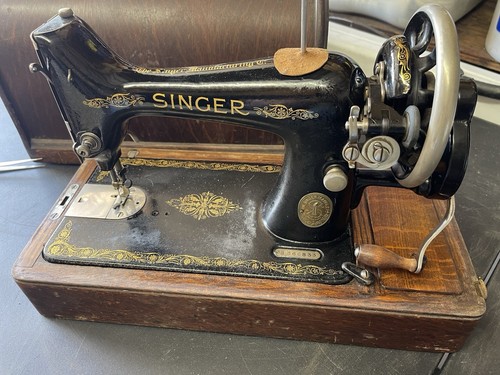 Singer Vintage Hand Crank Spindle Sewing Machine | eBay