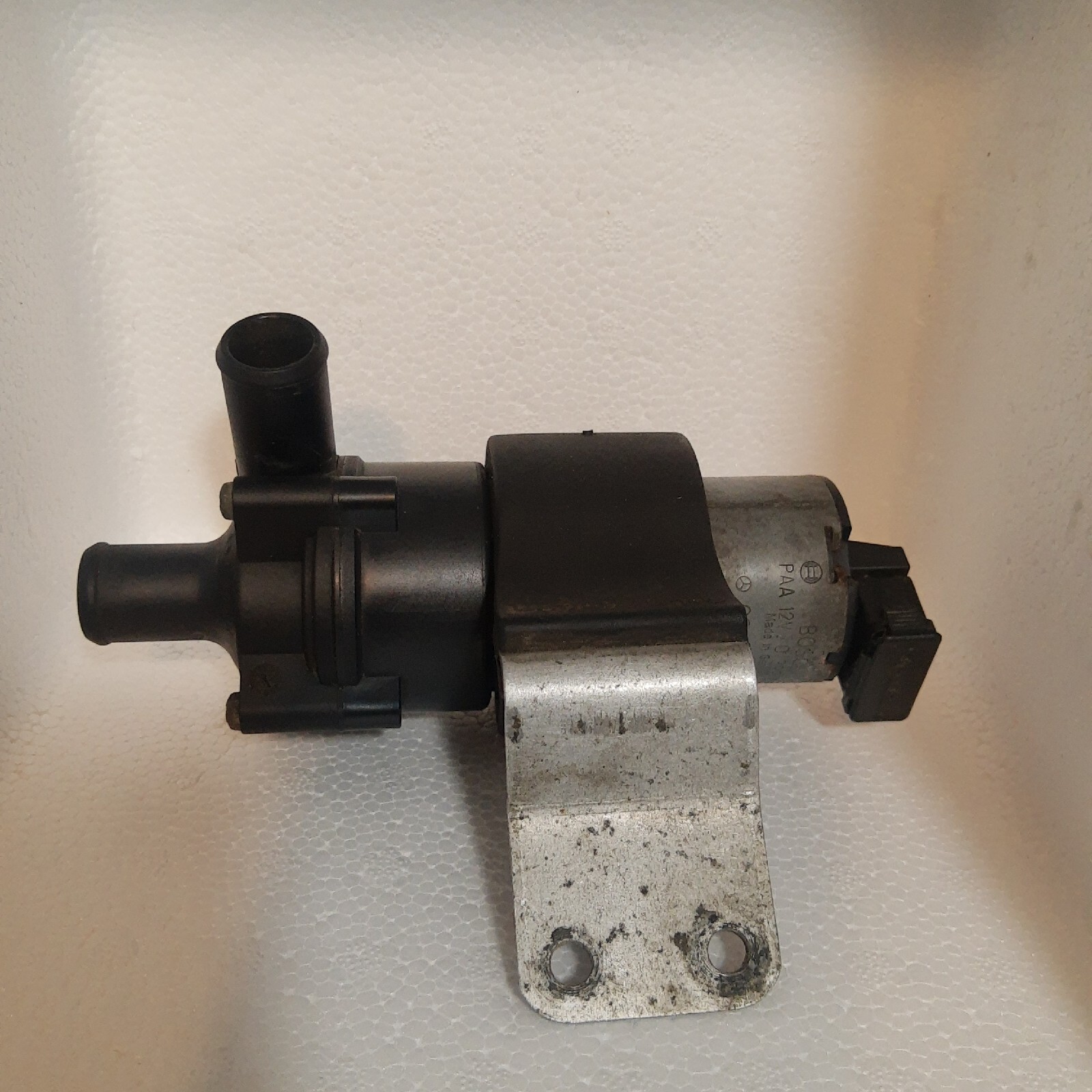 04-08 Chrysler Crossfire 3.2L engine Auxiliary Water Pump A 001 835 13 ...