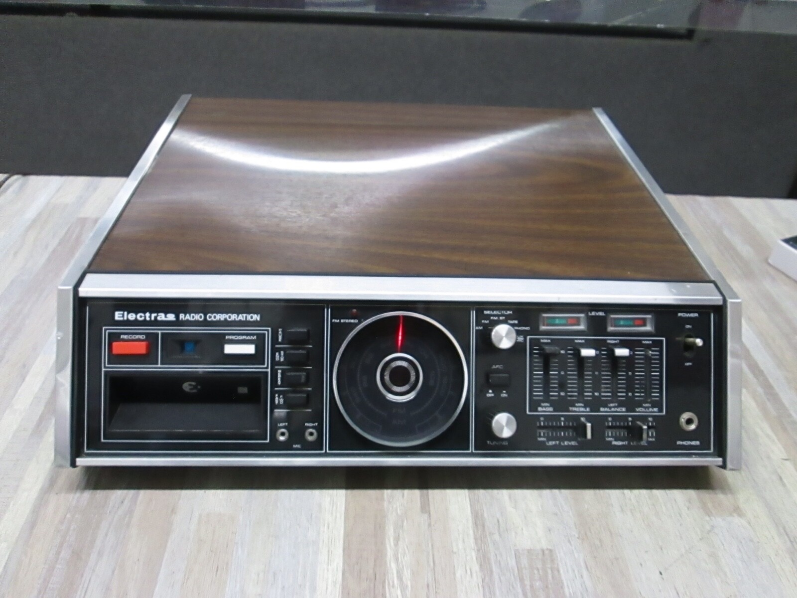 VINTAGE ELECTRA RADIO CORPORATION MODEL 8PR900 NO FULL TESTED AS IS | eBay