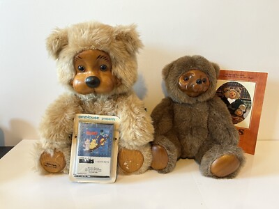 2 Robert Raikes Bears / Applause: 1988 Kevi Bear w/ Tape and Sherwood ...