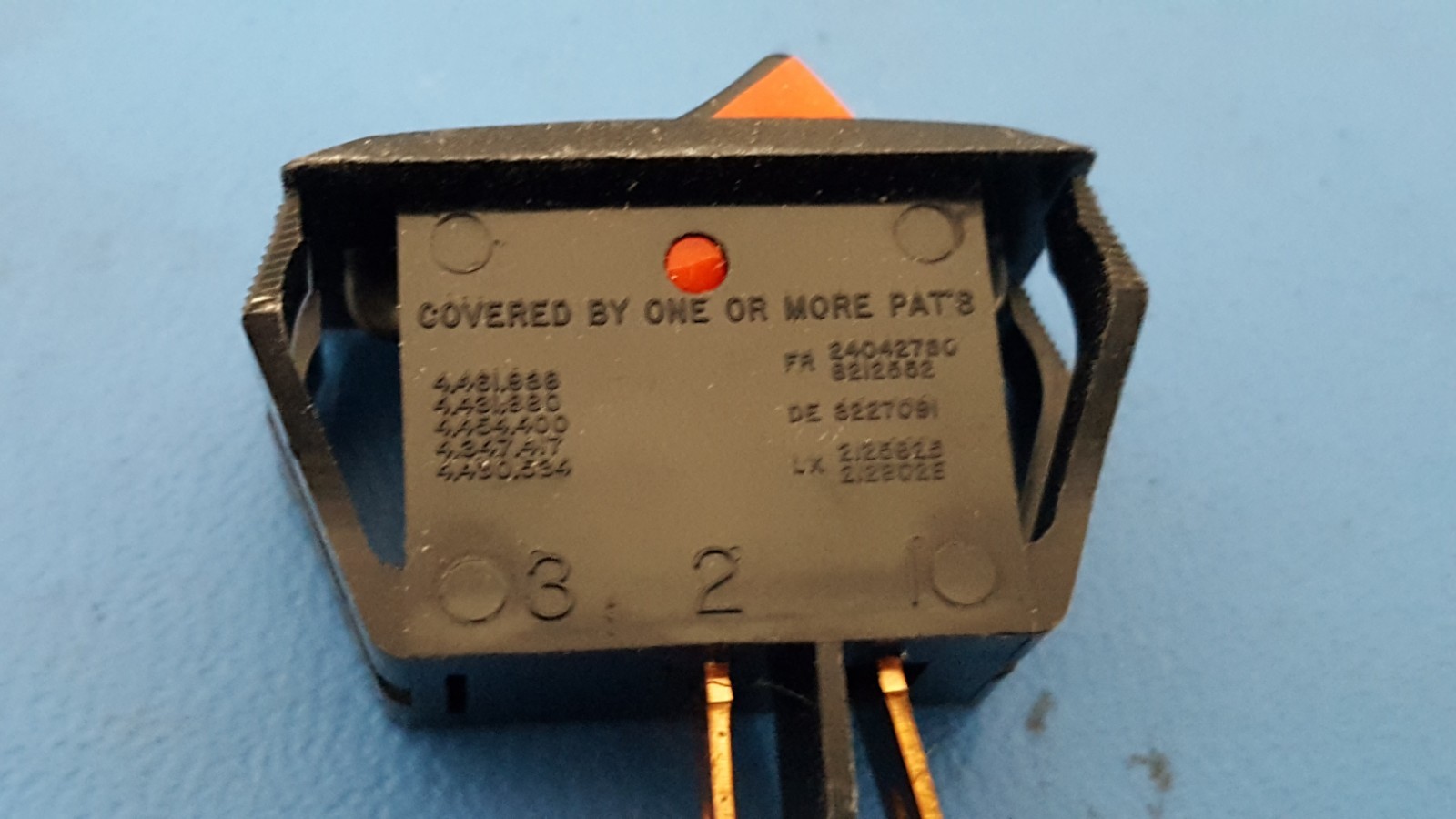 (2 Pcs)Switch Rocker 10A, 125V SPST Panel Mount Snap-In, RA901-VB-B-1-V ...