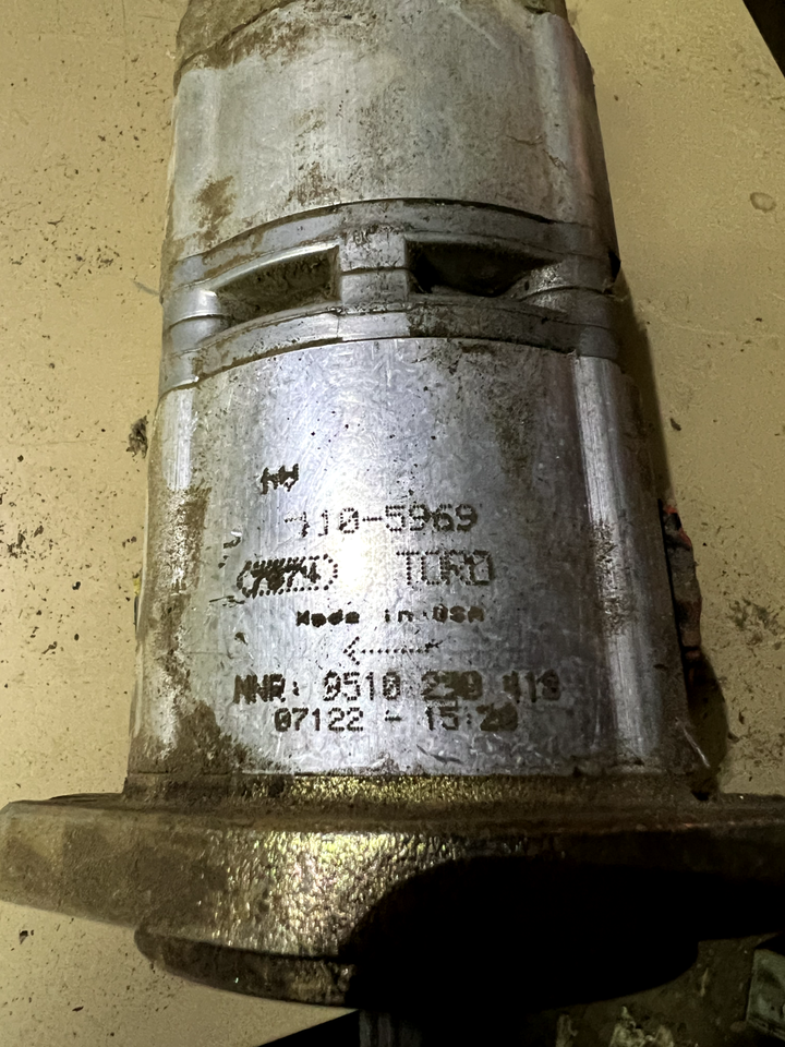 Toro Hydraulic Motor MNR: 9510 290 418 07122 15 20 110-5969 HYDRAULIC ...