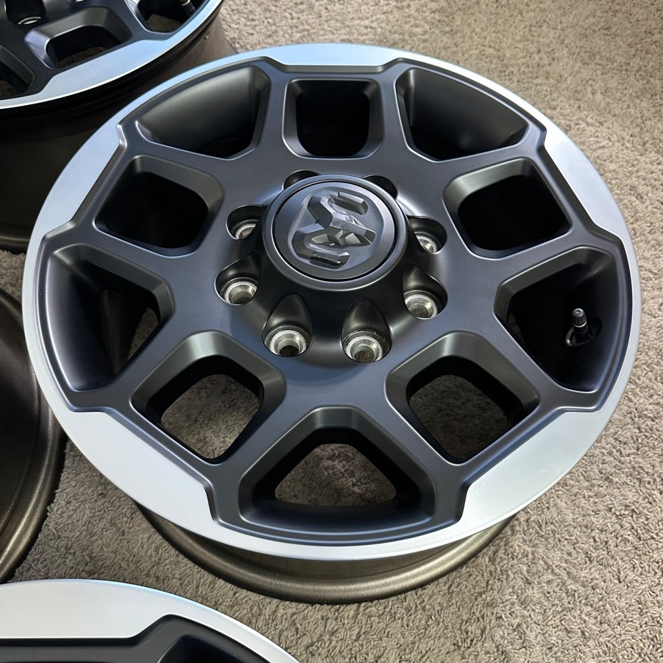 CLEAN SET! 18" Wheels & Center Caps for Ram 2500 3500 Laramie 2025-2026 ...
