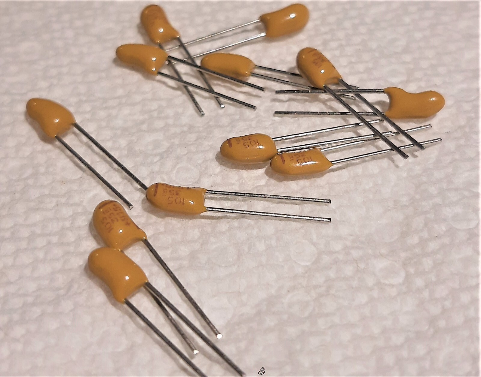 10 Pieces of Kemet T350A105K035AT 1uF 10% 35 V Tantalum Capacitors ...
