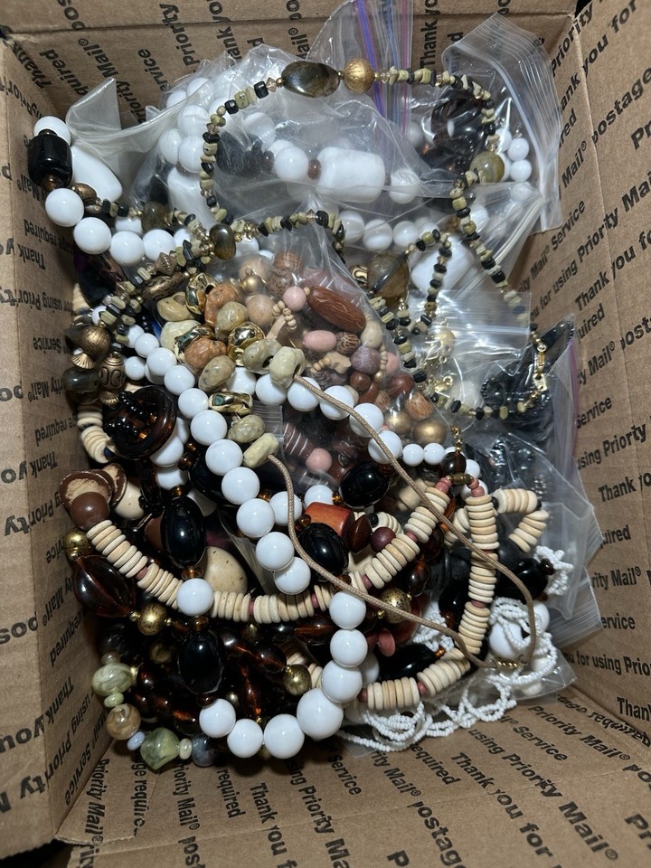 Lot Vintage Lucite/Glass Necklaces Great For Resale/Craft/Wear Med Flat ...