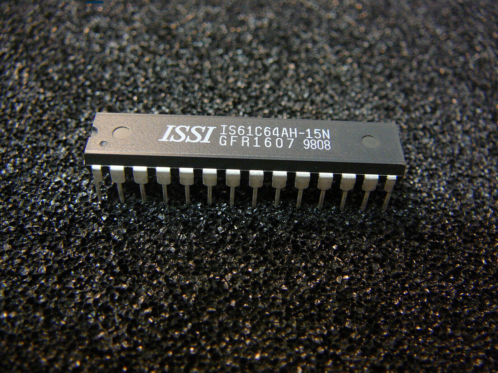 ISSI IS61C64AH-15N 8K X 8 High Speed CMOS Static RAM | eBay