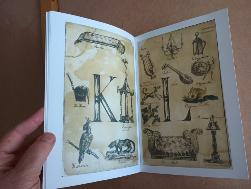 Alphabet Universel Anglais et Français (1830) Children's A B C French ...