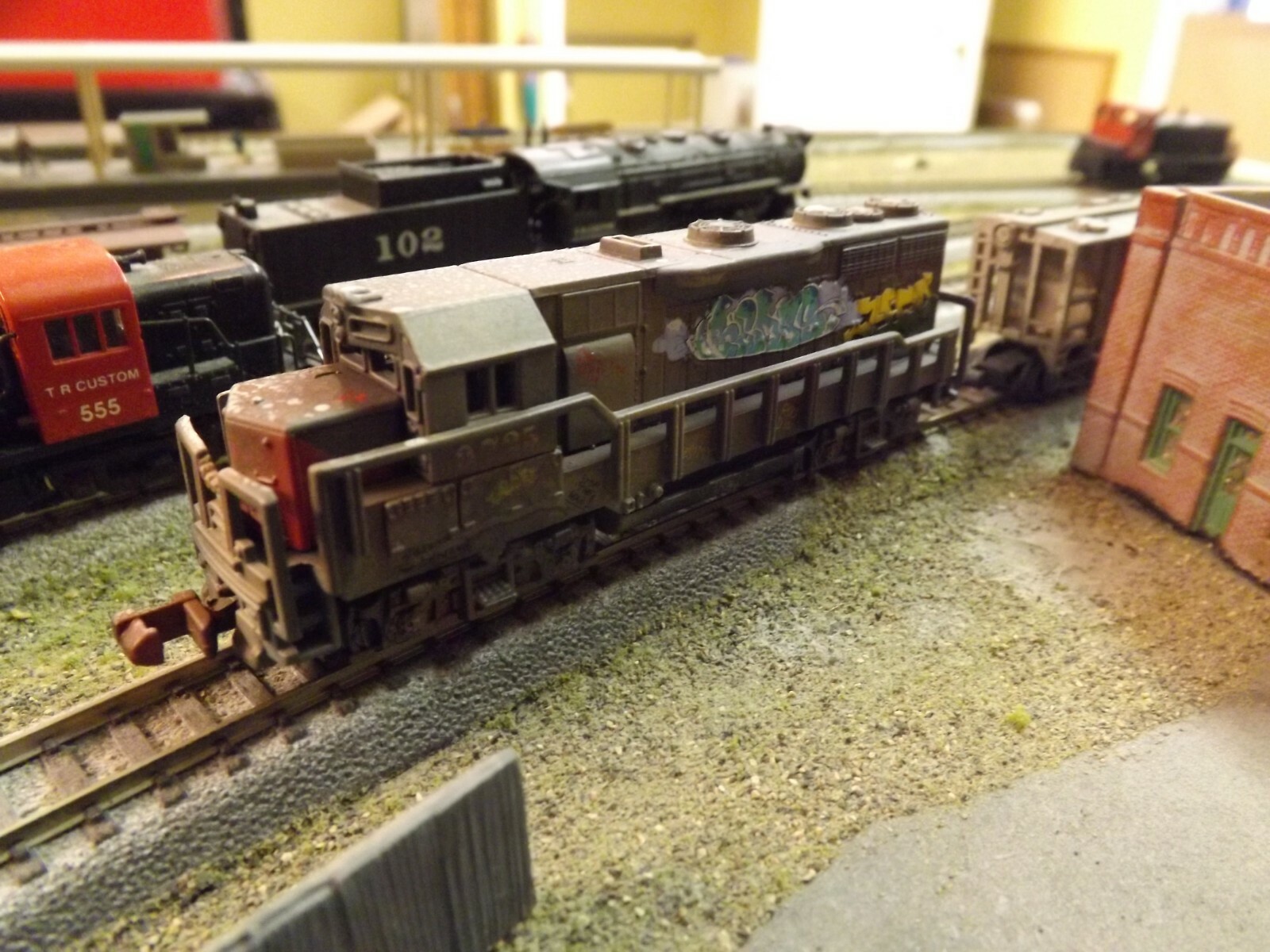 SCRAP GP DIESEL ENGINE #2 N-Scale Custom Painted | eBay