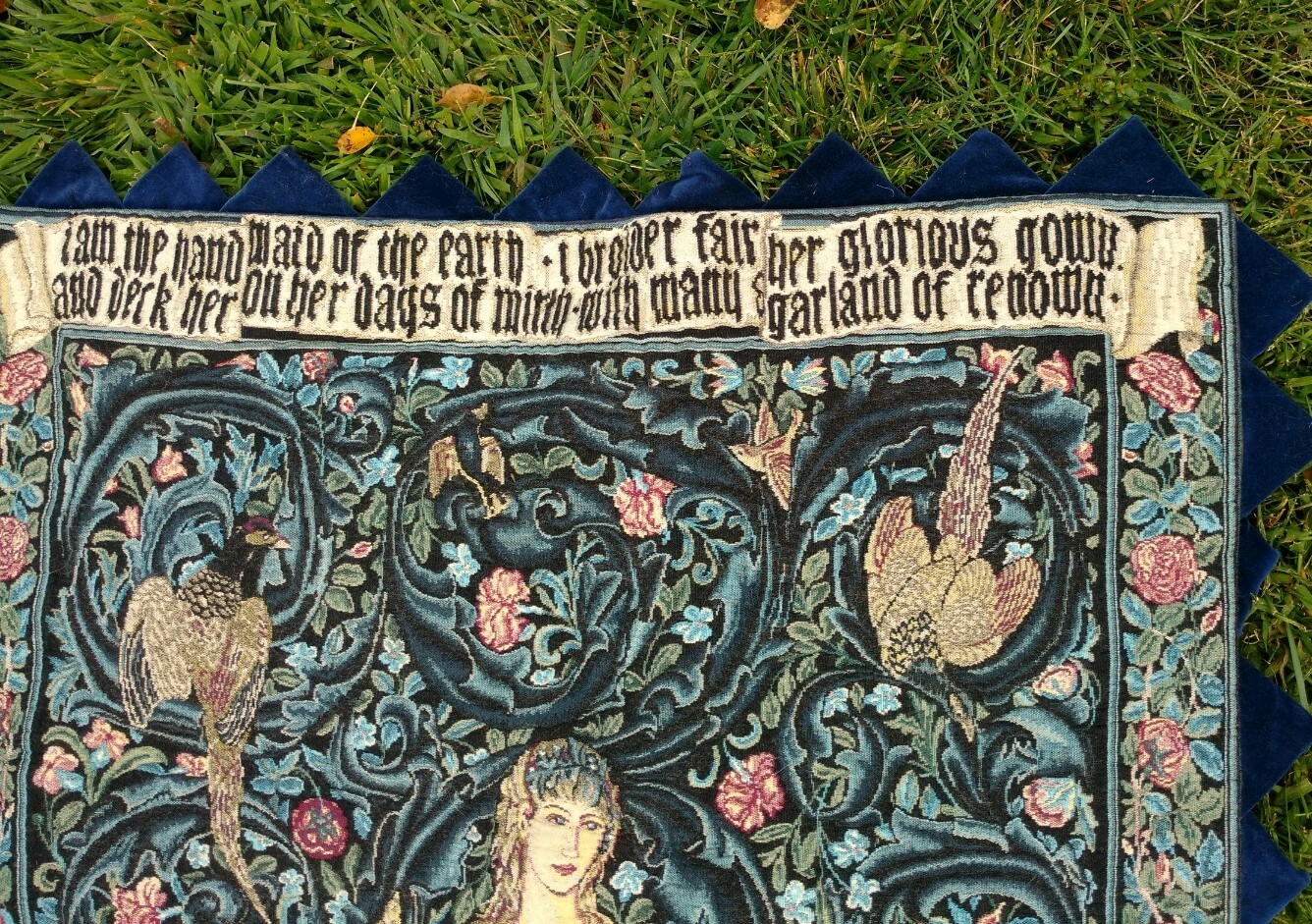 Tapisseries du Lion Des Flandres "Flora" Jones / William Morris design ...