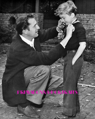 VINCENT PRICE & VINCENT BARRETT PRICE 8x10 B&W Photo RARE FATHER, SON ...