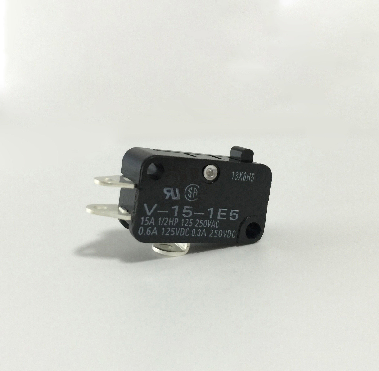1PCS NEW Omron V-15-1E5 Micro switch | eBay