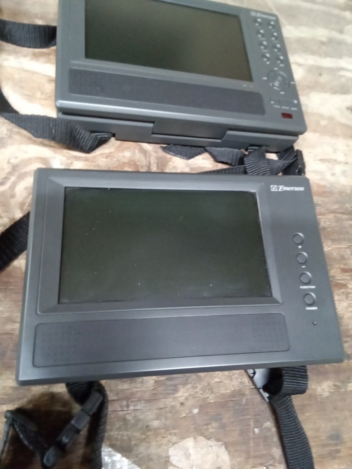 Emerson PDE-2725N Two Screen 7" Car DVD Player W/manual Mounting Strap ...