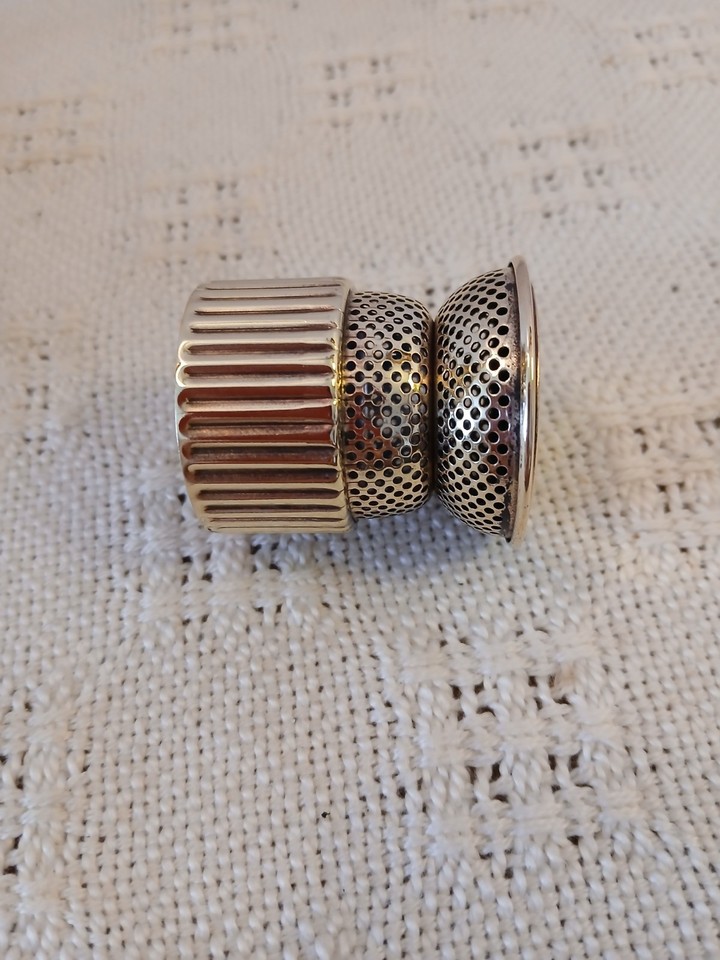 Antique Embossed Miller Juno Brass Oil Lamp Font with 4-inch Shade Ring ...