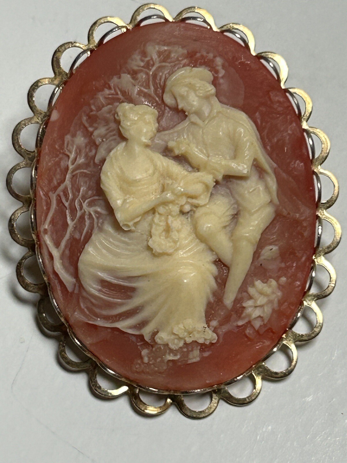 Beautiful vintage cameo brooch / pin. Courting Couple. 1.5 Inches Tall ...