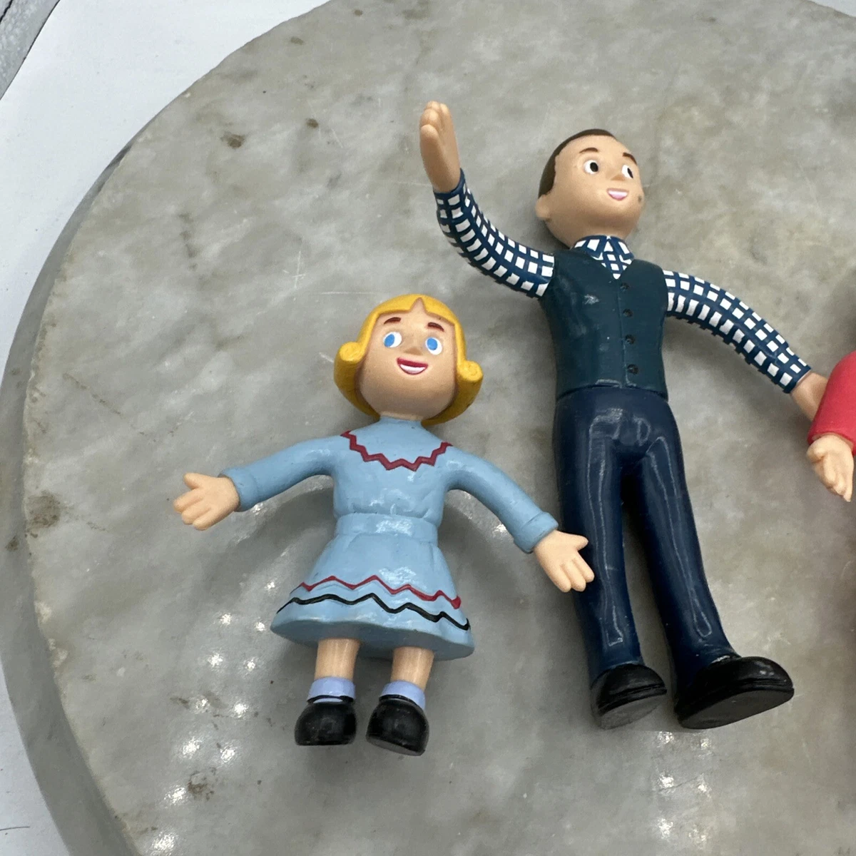 Davey And Goliath Sally