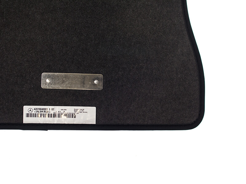 GENUINE MERCEDES 2015-2018 Mercedes-Benz C300 C250 Carpeted Floor Mat ...