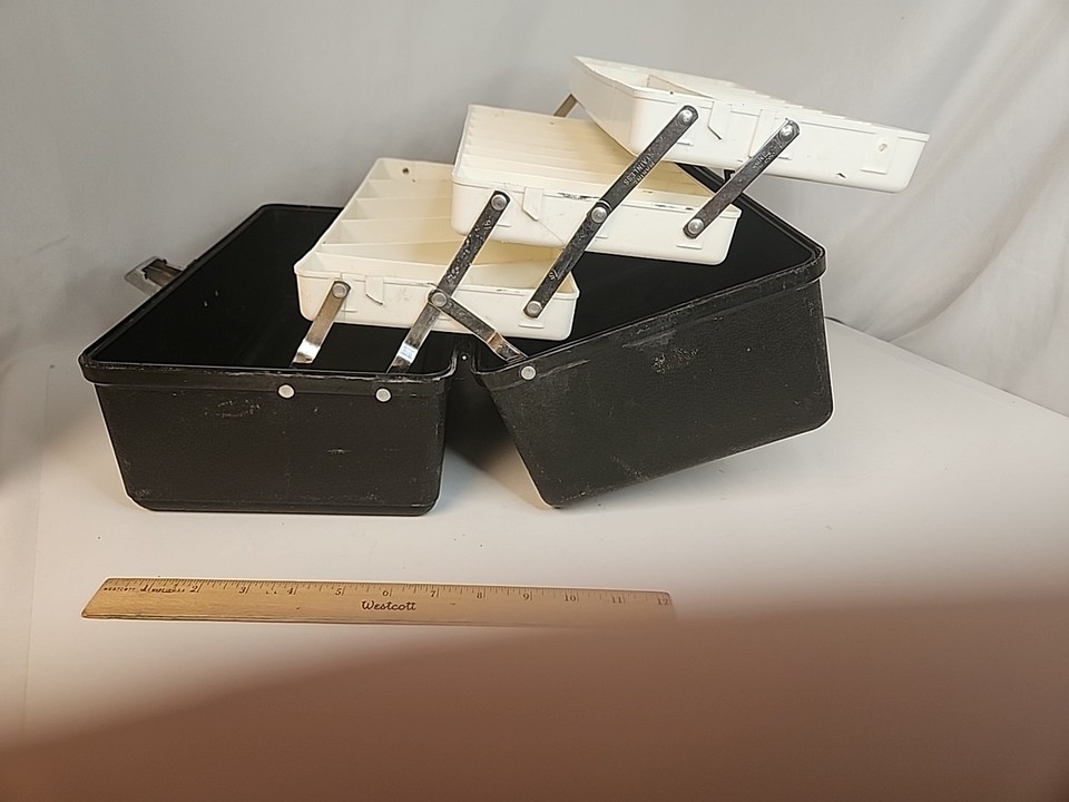 Vintage Old Pal Wahoo PF-2300 Tackle Fishing Box Nice Display For Lures ...