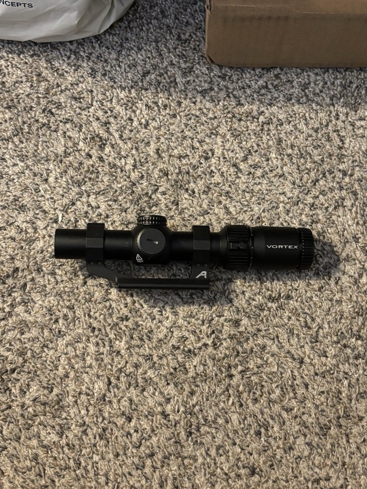 Vortex Strike Eagle 1-8x24 SFP LPVO w/t Aero Precision Ultralight Mount ...