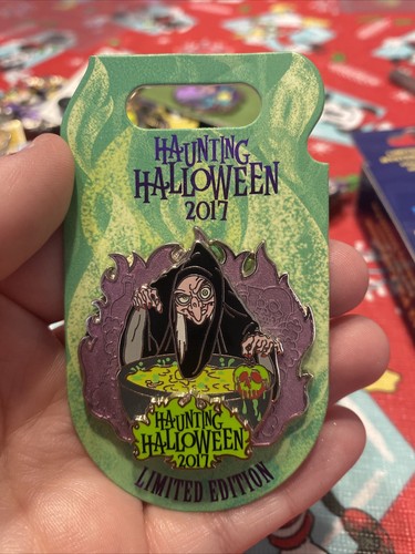 Disney Villain Haunting Halloween 2017 Old Hag From Snow White 3-D Pin ...