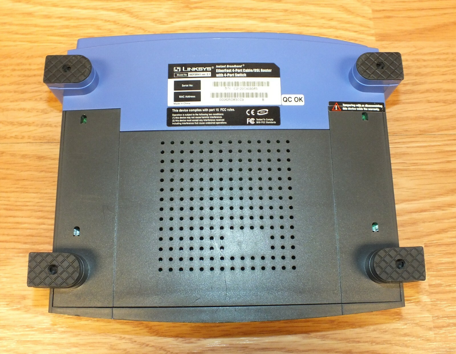 Linksys EtherFast 100 Mbps 4-Port 10/100 Wired Cable/DSL Router BEFSR41 ...