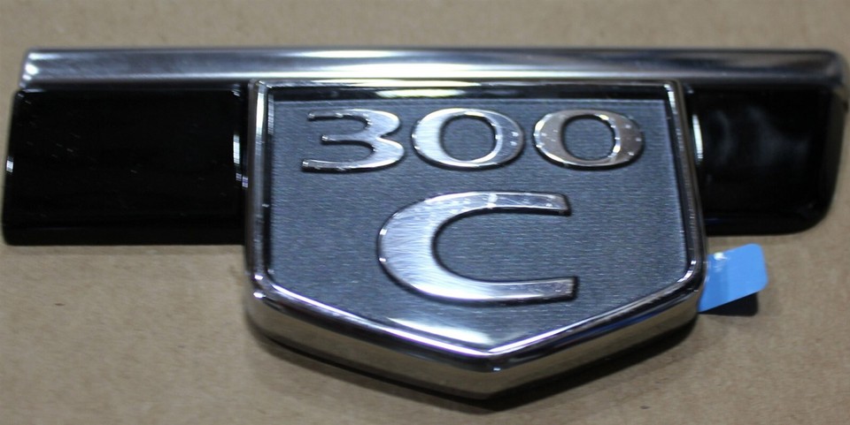 Chrysler 300C Passenger Fender Emblem 0ZH30DX8AD Badge Nameplate OEM | eBay