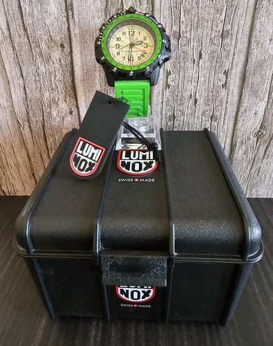 Luminox Men's Watch Commando Raider Compass Beige Dial Green Rubber ...