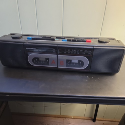 Soundesign Sports Portable AM FM Cassette Stereo Sound Design Boom Box ...