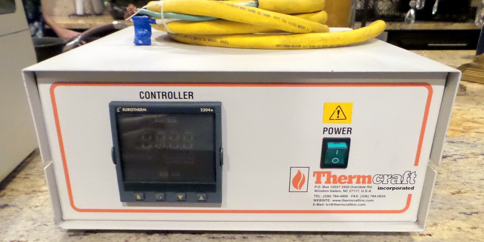 THERMCRAFT EUROTHERM 2204e FURNACE CONTROLLER. 1-1-40-230-E15SK-J9734 ...