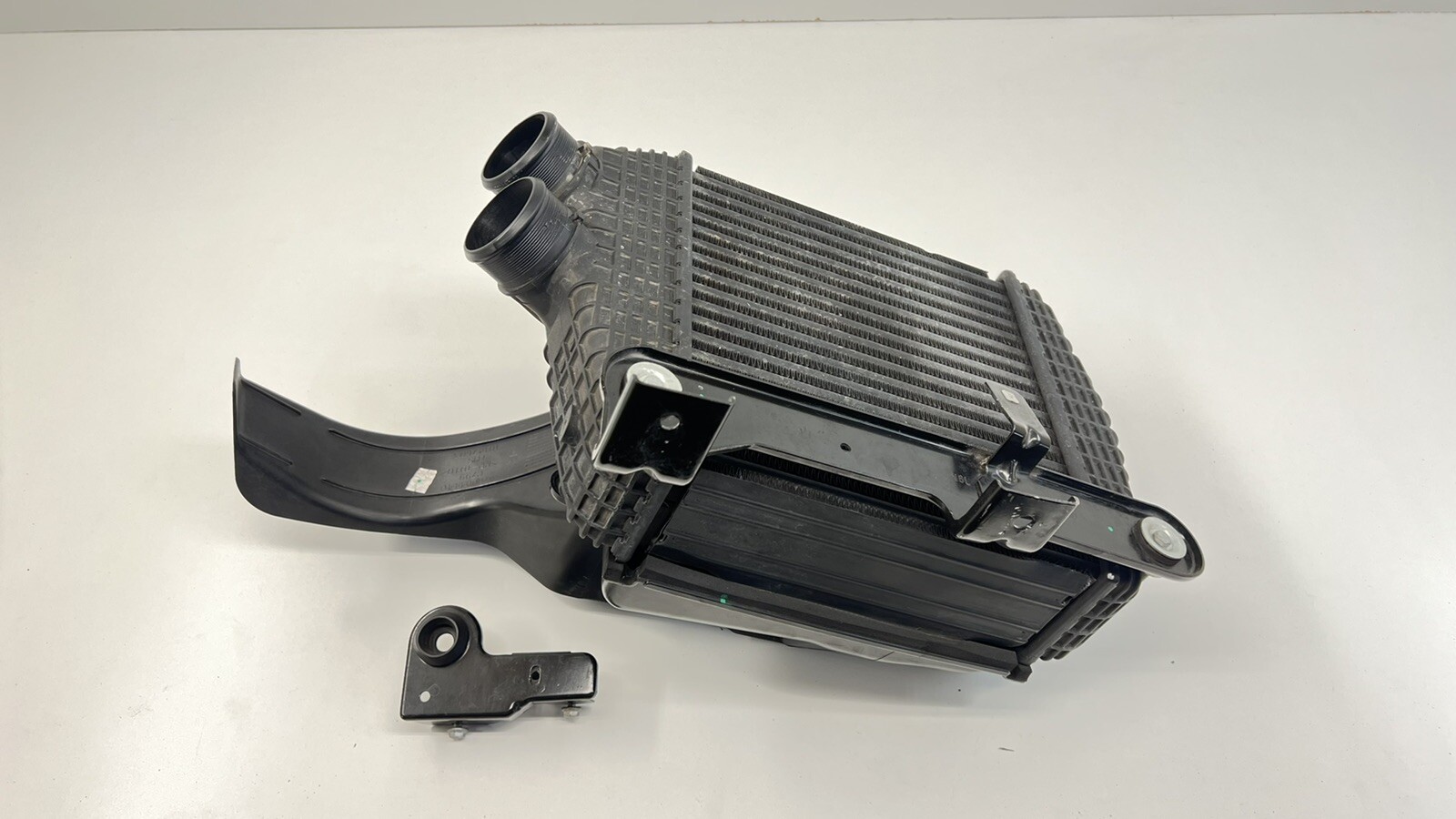 14-17 MASERATI GHIBLI DRIVER LEFT TURBO INTERCOOLER W/ DUCT 670035636 ...