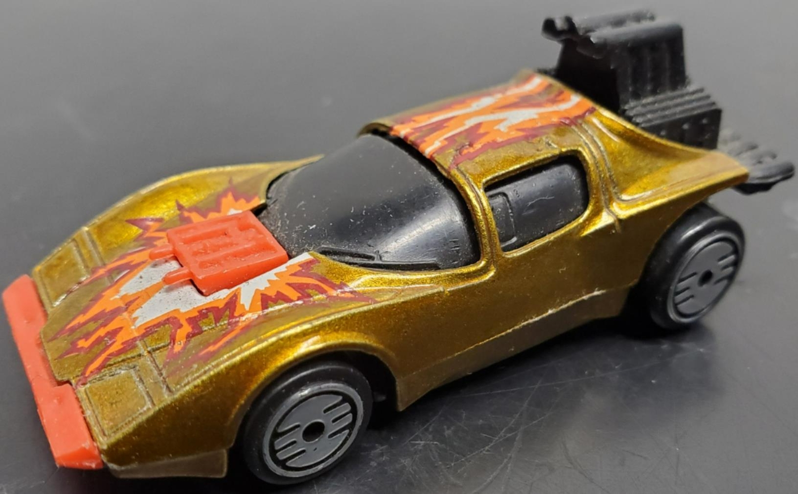 Vtg 1983 Hot Wheels Flame Runner Racecar Mattel Malaysia Gold w/Flames ...