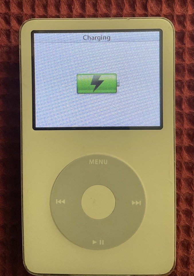 Apple iPod Classic 5th Gen 30GB MP3 Player - White | eBay