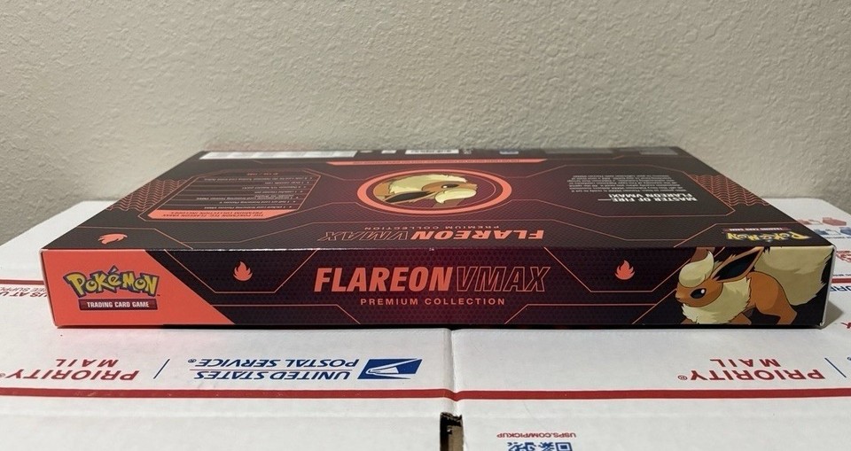 Pokemon TCG FLAREON VMAX Premium Collection Evolving Skies Factory ...