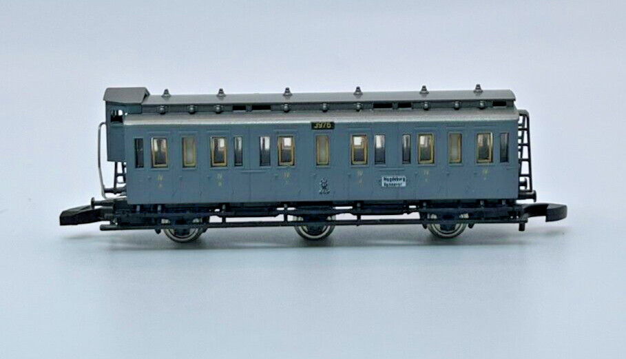 Marklin Mini-Club 8104 German Z Scale Steam Locomotive/Passenger Car ...