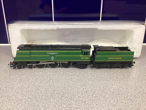 HORNBY 00 GAUGE SR GREEN " SPITFIRE " B.O.B. CLASS 21C166 NEEDS ...