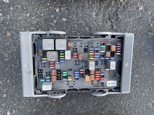 2010-2014 GMC Yokon Fuse Box Junction OEM 22798217 Module 210-6D1 | eBay