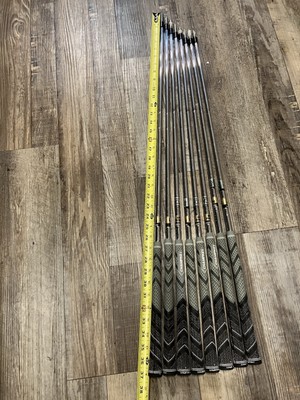 Dynamic Gold R300 4-GW Shaft pulls .355 tips. Grips are in good ...