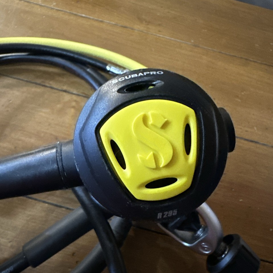 SCUBAPRO MK25 S600 & R295 Scuba Diving Regulator System | eBay