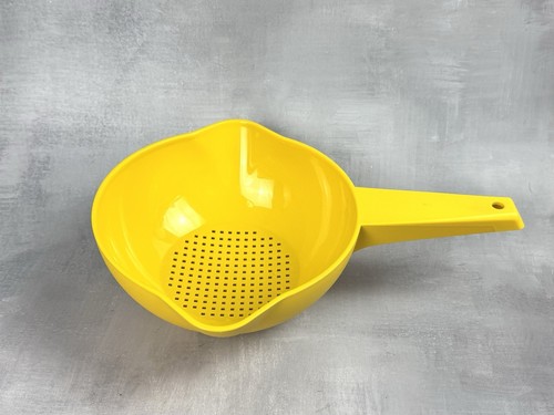 Tupperware Colander Strainer 1 Quart 1200-7 Vintage Yellow Strainer EUC ...