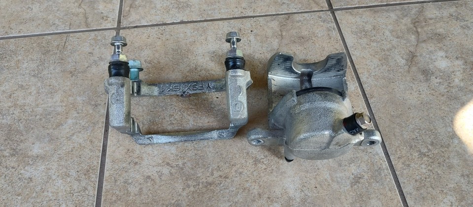 06-15 Mazda Mx-5 Miata NC Driver Left Front Caliper Complete Assembly ...