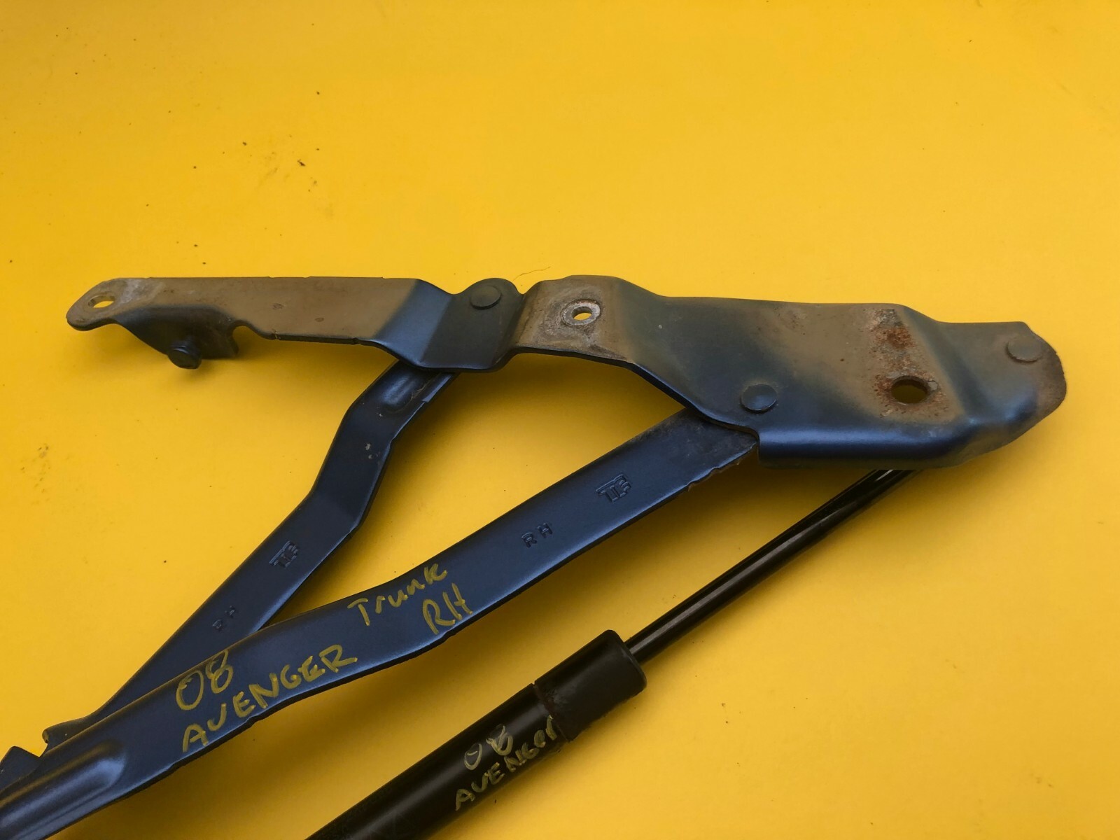 2008 - 2010 DODGE AVENGER RIGHT SIDE TRUNK LID HINGE WITH SUPPORT STRUT ...