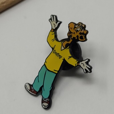 Geoffrey The Giraffe Lapel Hat Pin Toys R Us Mascot | eBay