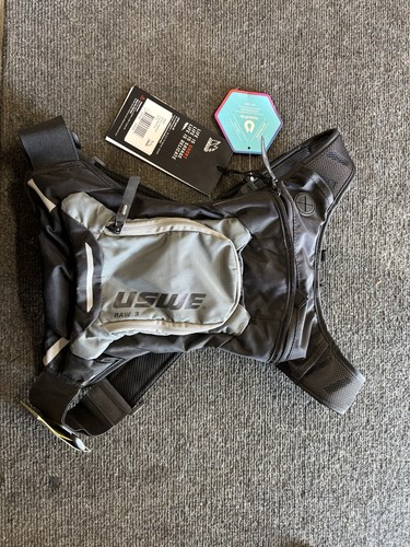 USWE Raw 3 Hydration Pack Gray Black 2.0L Water 3L Capacity V-2033401 ...