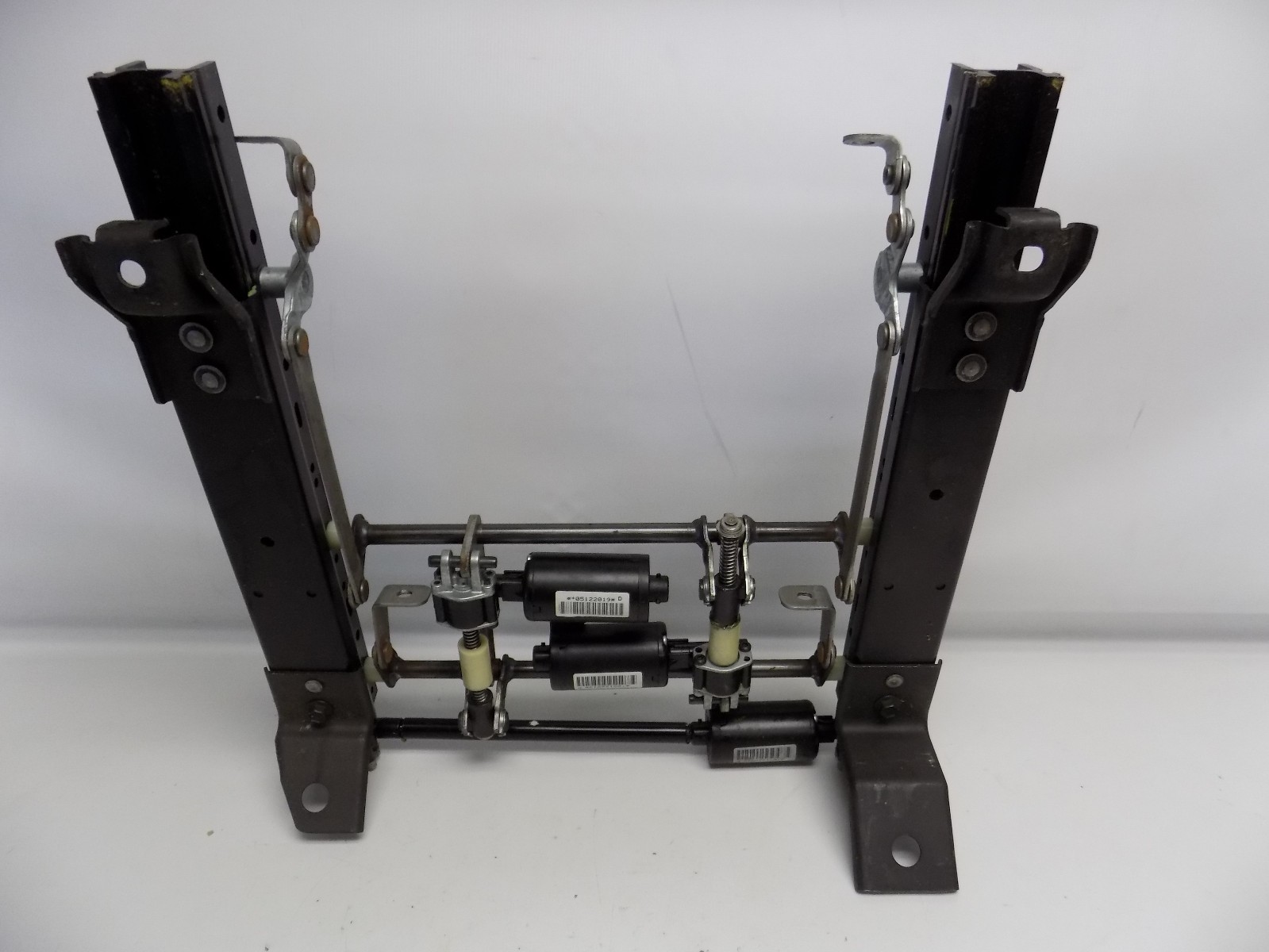 New OEM 2000-2002 Ford Lincoln LS Seat Track Assembly Right YW4Z ...