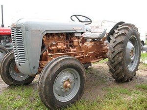 400ml Aerosol tractor agricultural enamel synthetic paint MASSEY ...