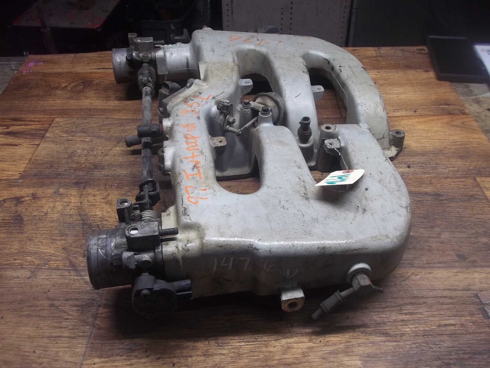 96-97 INTREPID LHS CONCORDE VISION 3.5L Upper Intake Manifold w ...